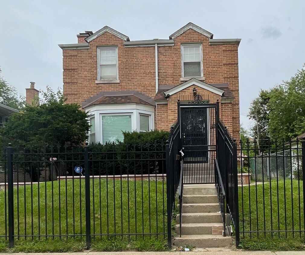 12230 S Yale Ave, Chicago, IL 60628 - House Rental in Chicago, IL ...