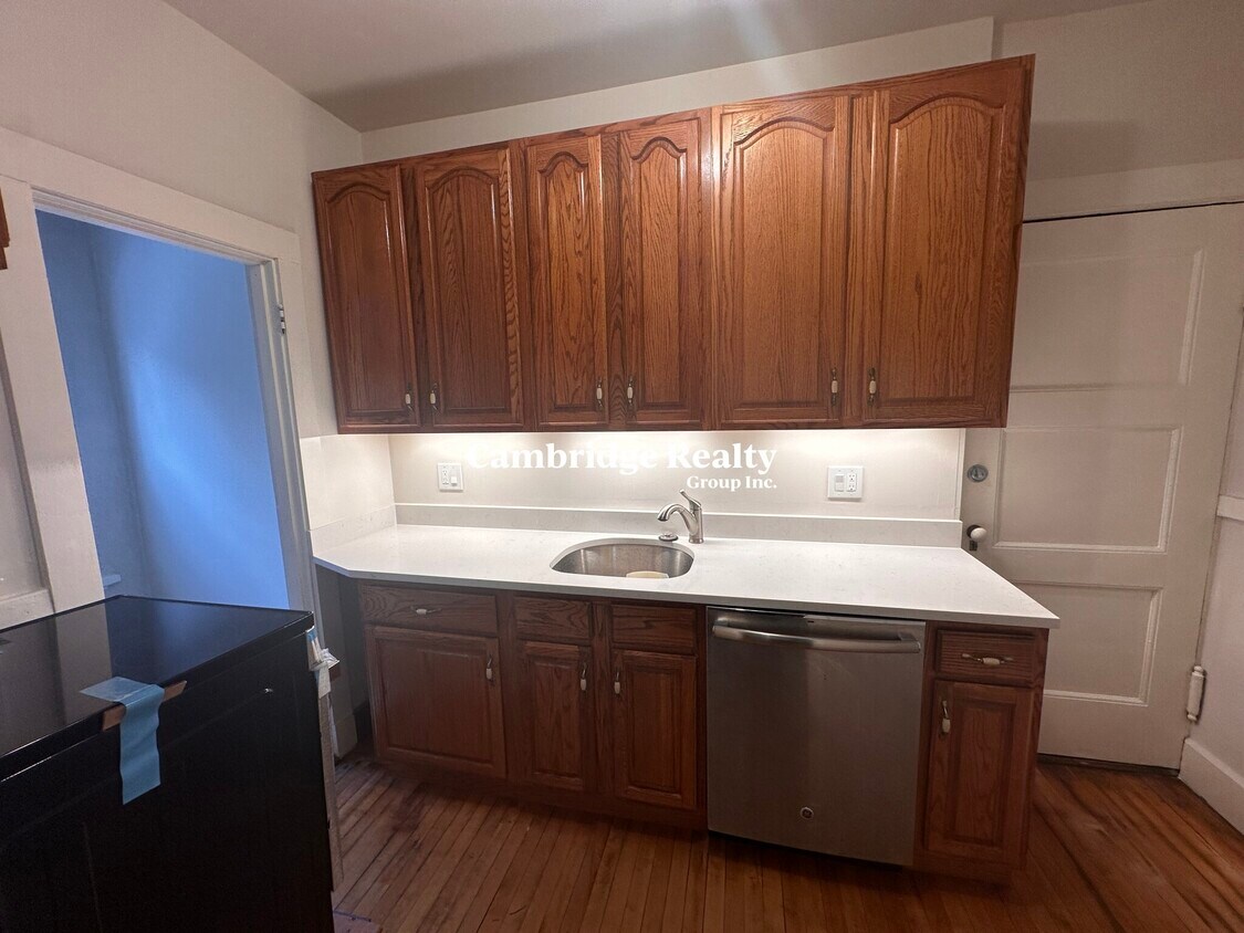 41 Hawthorn St Unit 4T, Cambridge, MA 02138 - Condo for Rent in ...