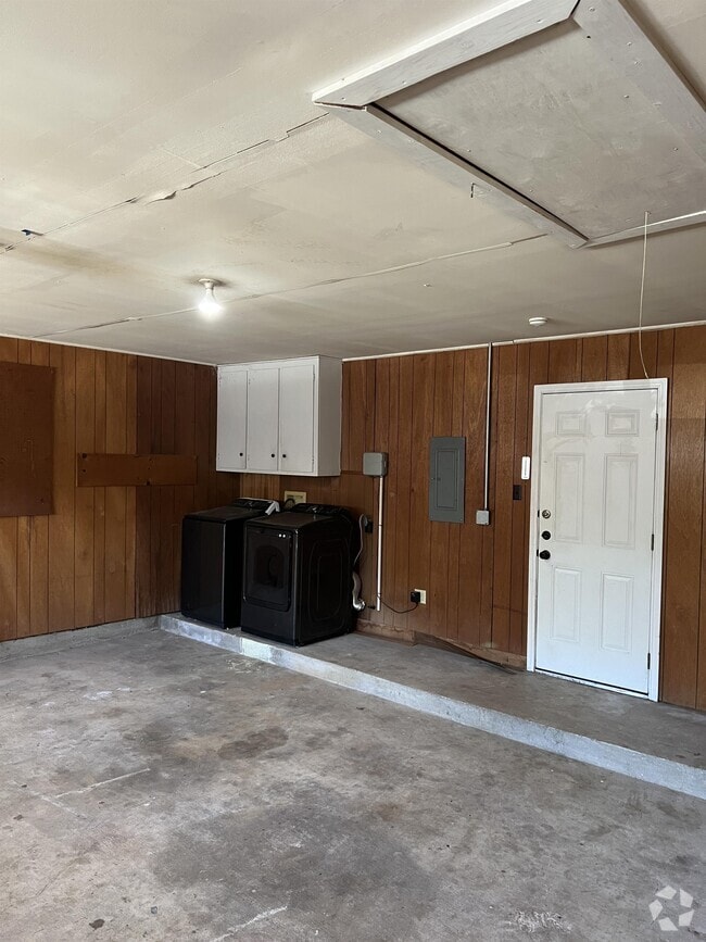 Midtown College Station Apartments for Rent with a Garage - College ...