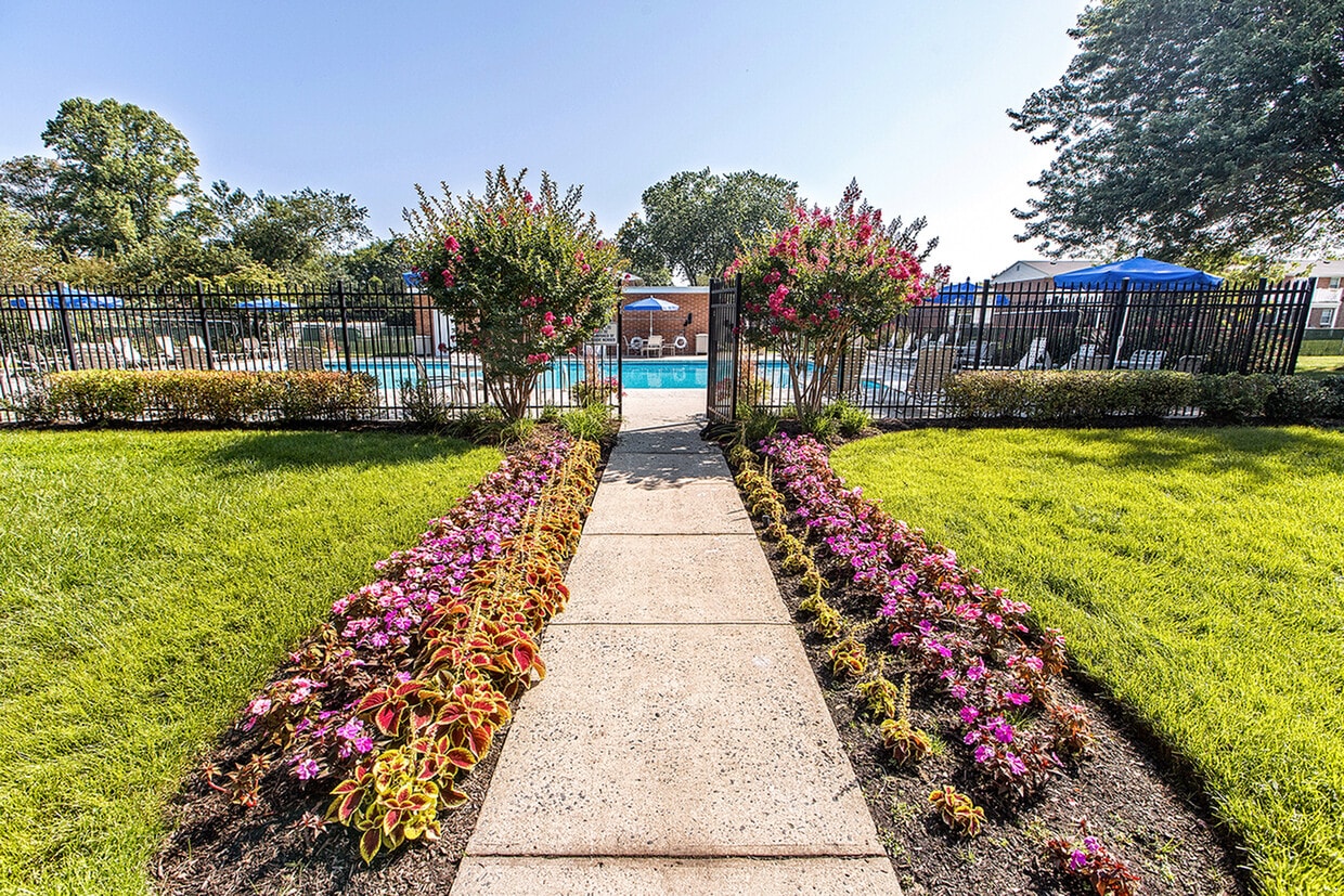 Homestead Gardens Apartments - 1 Garden Pl Spring Lake, NJ 07762 ...