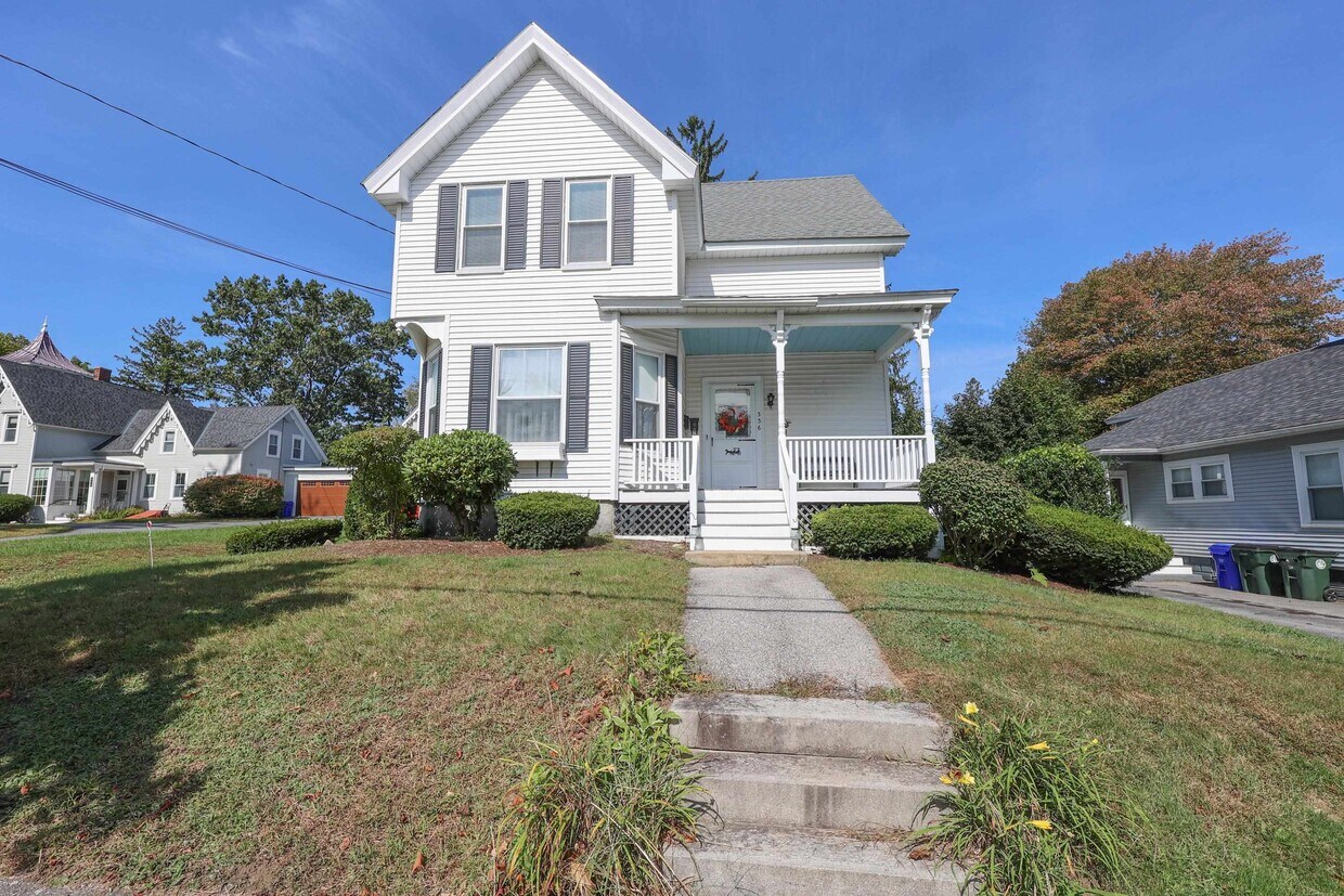 336 Myrtle St Unit 2, Manchester, NH 03104 - Room for Rent in Manchester, NH | Apartments.com