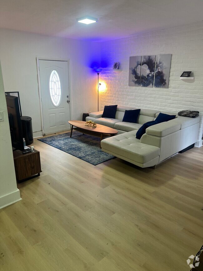 Houses For Rent in Miami Shores FL with High Ceilings - 1 Homes