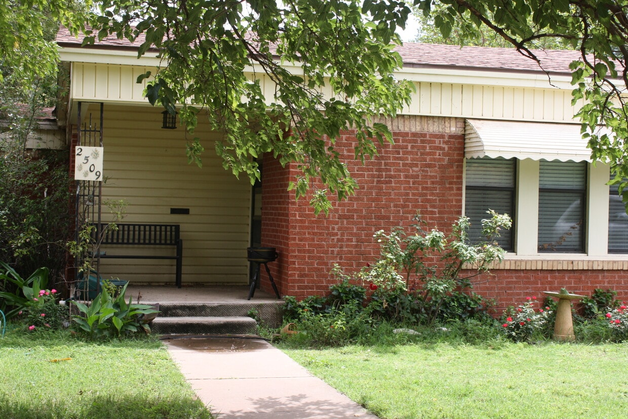 2509 21st St, Lubbock, TX 79410 - House Rental in Lubbock, TX ...