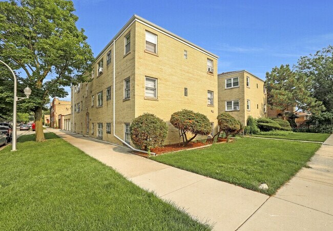 5363 N Central Ave, Chicago, IL 60630 - Chicago, IL, 60630 | Apartments.com