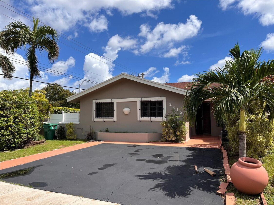 2415 SW 99th Pl, Miami, FL 33165 - House Rental in Miami, FL ...