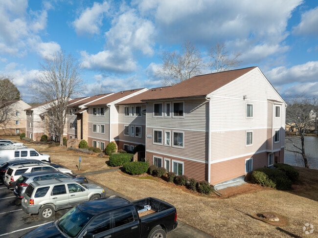Rolling Ridge Apartments for Rent with Parking - Lawrenceville, GA ...
