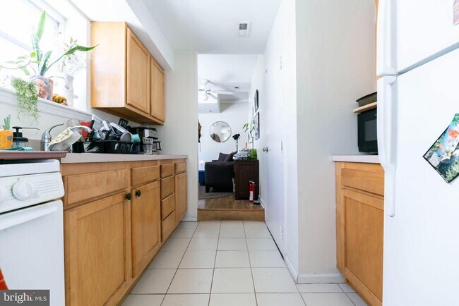 1608 Swain St Unit 2, Philadelphia, PA 19130 - Room for Rent in ...