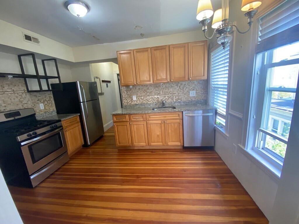 7 Oak Sq Unit 2R, Boston, MA 02135 - Room for Rent in Boston, MA ...