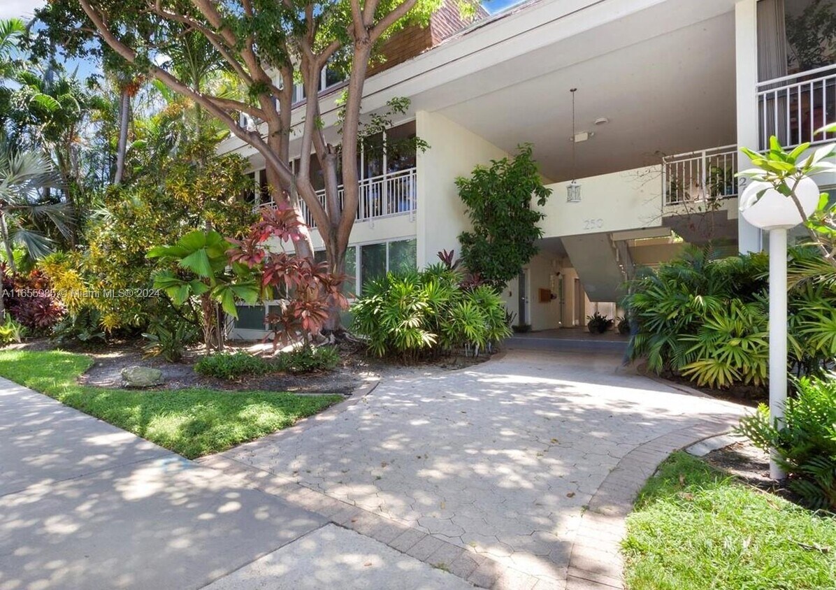 260 Sunrise Dr Unit H, Key Biscayne, FL 33149 - Condo for Rent in Key ...