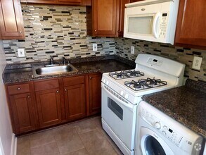 Dewees Park Apartments for Rent with a Walk-In Closet - Baltimore, MD ...
