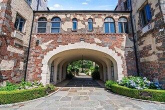 Best Luxury Great Neck Estates Apartments for Rent - Great Neck, NY ...