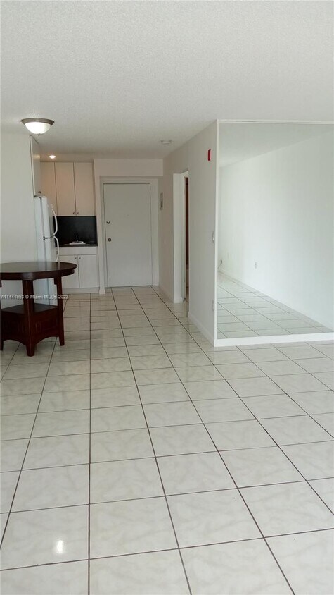 750 NE 195th St Unit 222, Miami, FL 33179 - Room for Rent in Miami, FL ...