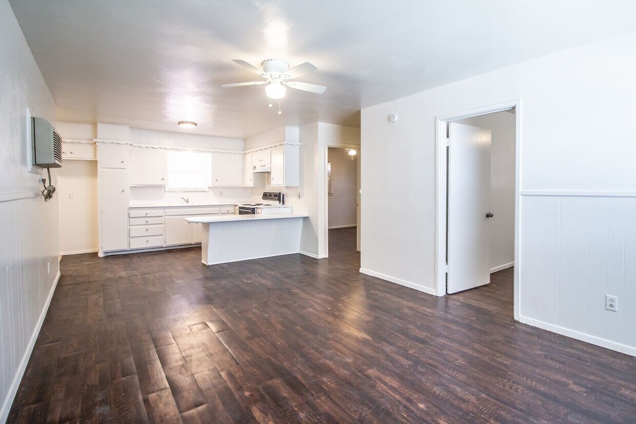 2324 62nd St Unit B, Lubbock, TX 79412 - Room for Rent in Lubbock, TX ...