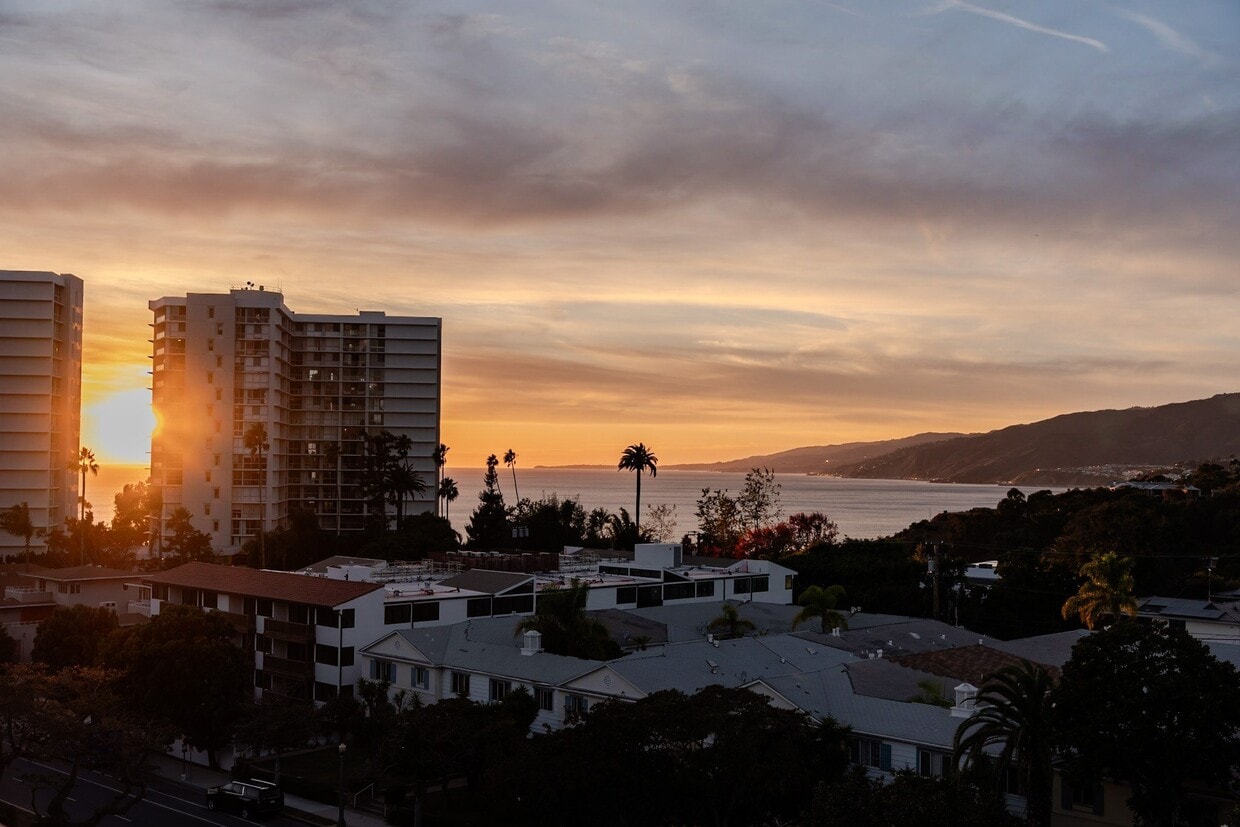 San Vicente Tower - 220 San Vicente Blvd Santa Monica, CA 90402 ...