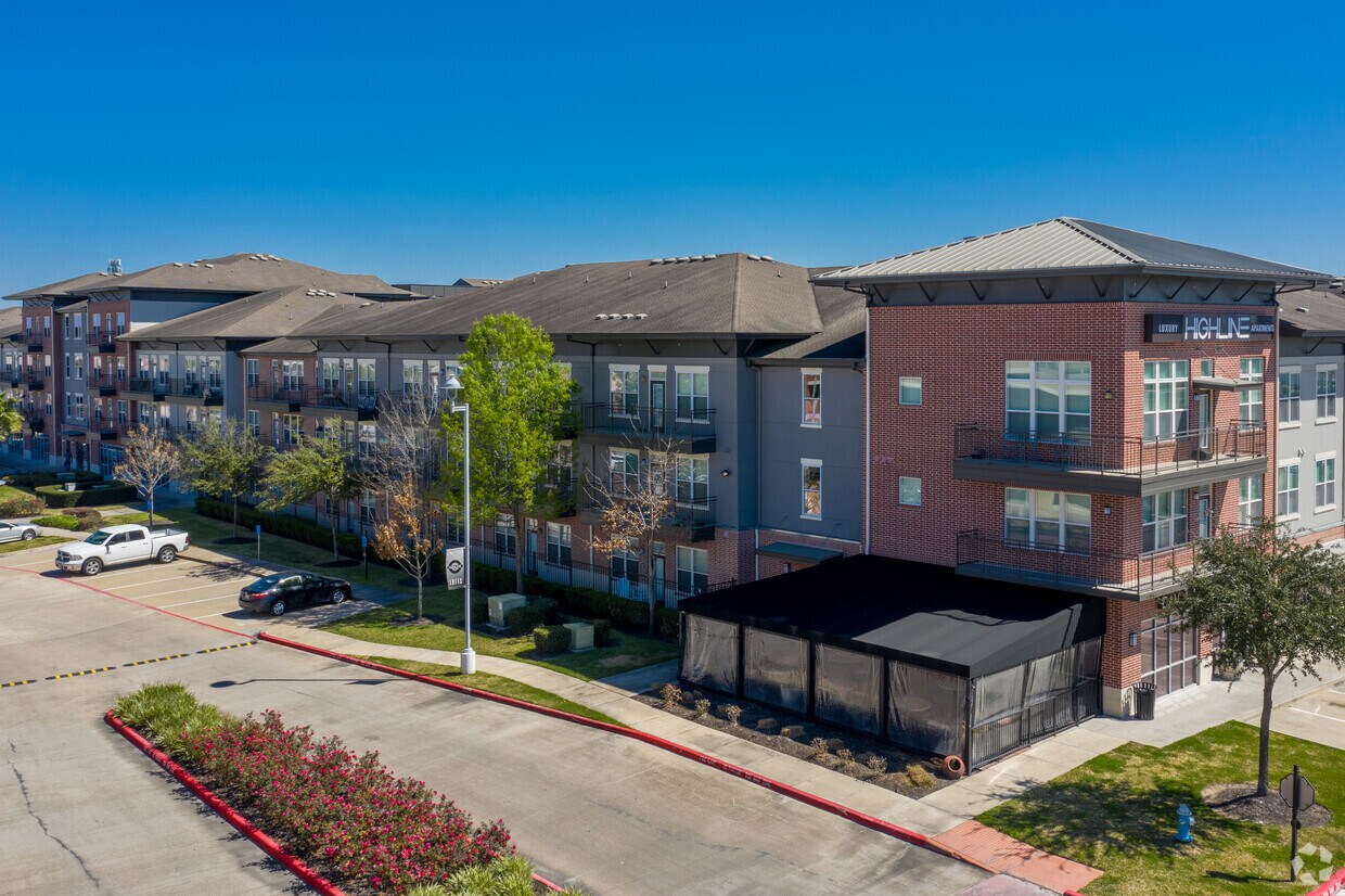 Highline Urban Lofts Rentals in Cypress at 25222 Northwest Fwy Cypress ...
