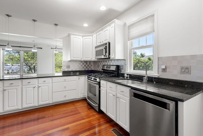 157 Clay St, Quincy, MA 02170 - Townhome Rentals in Quincy MA ...