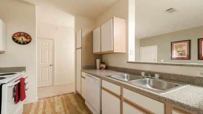 Villa Du Lac Apartment Homes - Apartments in Slidell, LA | Apartments.com