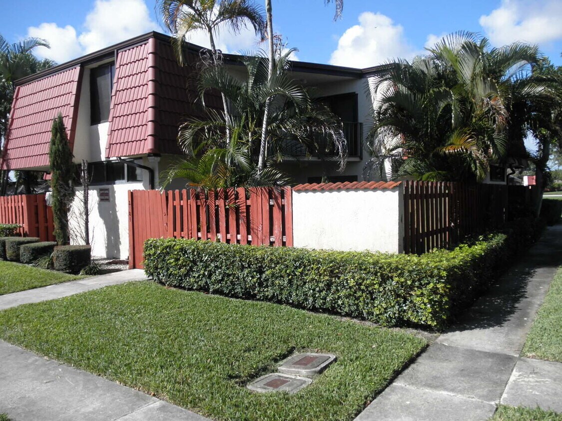 3781 Victoria Dr, West Palm Beach, FL 33406 | Apartments.com