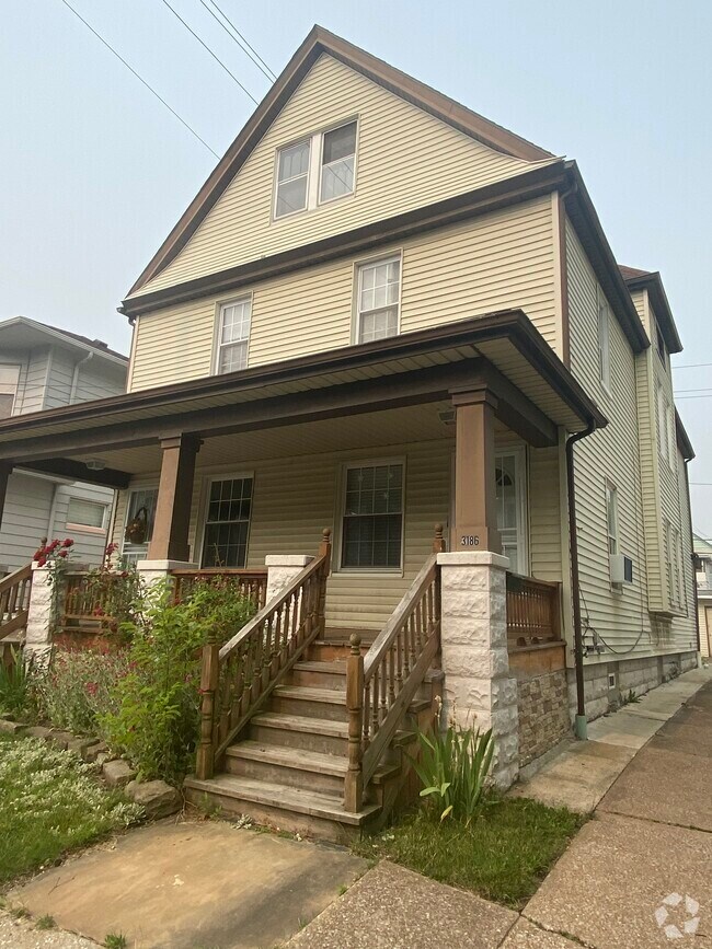 West Boulevard Apartments for Rent with a Walk-In Closet - Cleveland ...