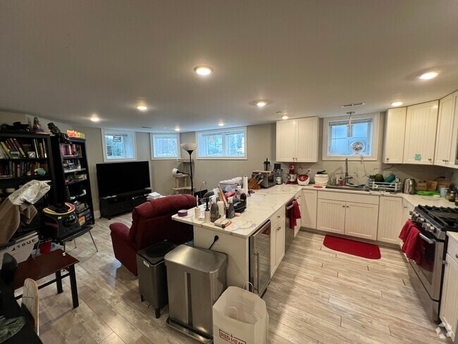 Davis Square Apartments for Rent - Somerville, MA - 545 Rentals ...