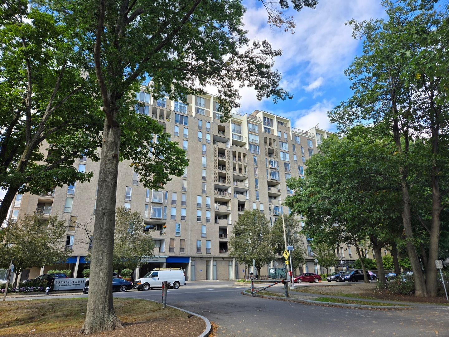 44 Washington St, Brookline, MA 02445 - Condo for Rent in Brookline, MA ...