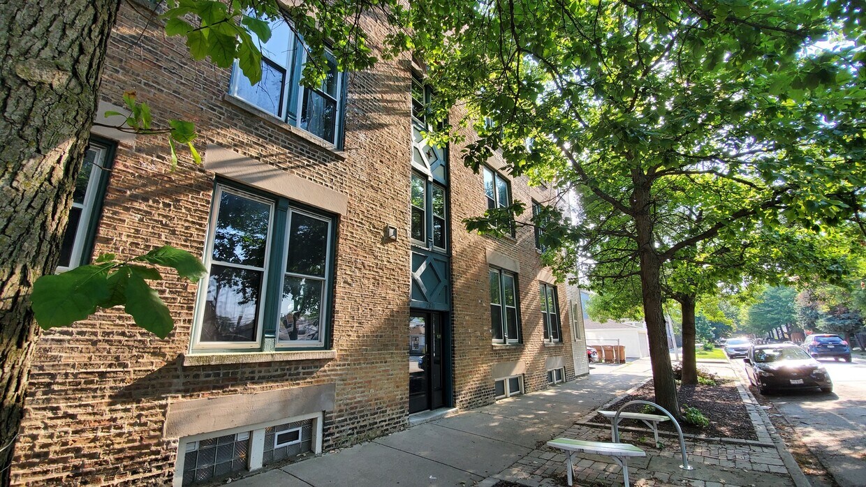 2611 W George St Unit 3F, Chicago, IL 60618 - Room for Rent in Chicago ...