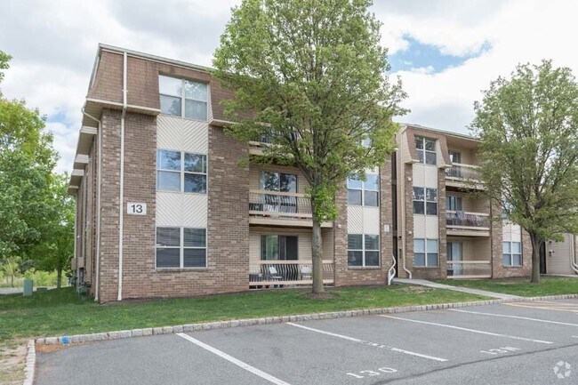 Village Gate Apartments for Rent - Edison, NJ - 3 Rentals | Apartments.com