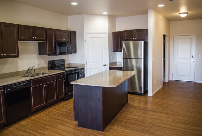 The Commons and Landing at Southgate - 1909 31st Ave SW Minot, ND ...