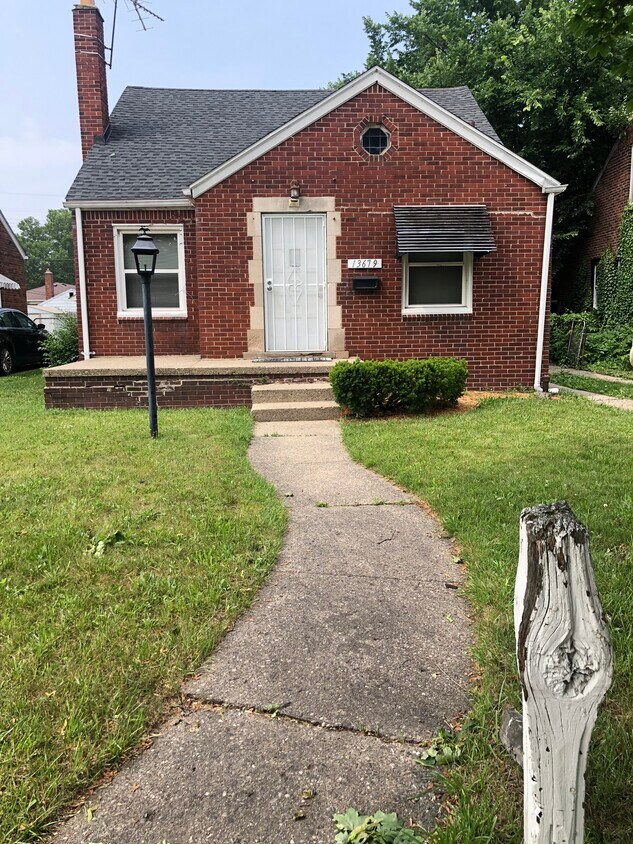 13679 Bringard Dr, Detroit, MI 48205 - House Rental in Detroit, MI ...
