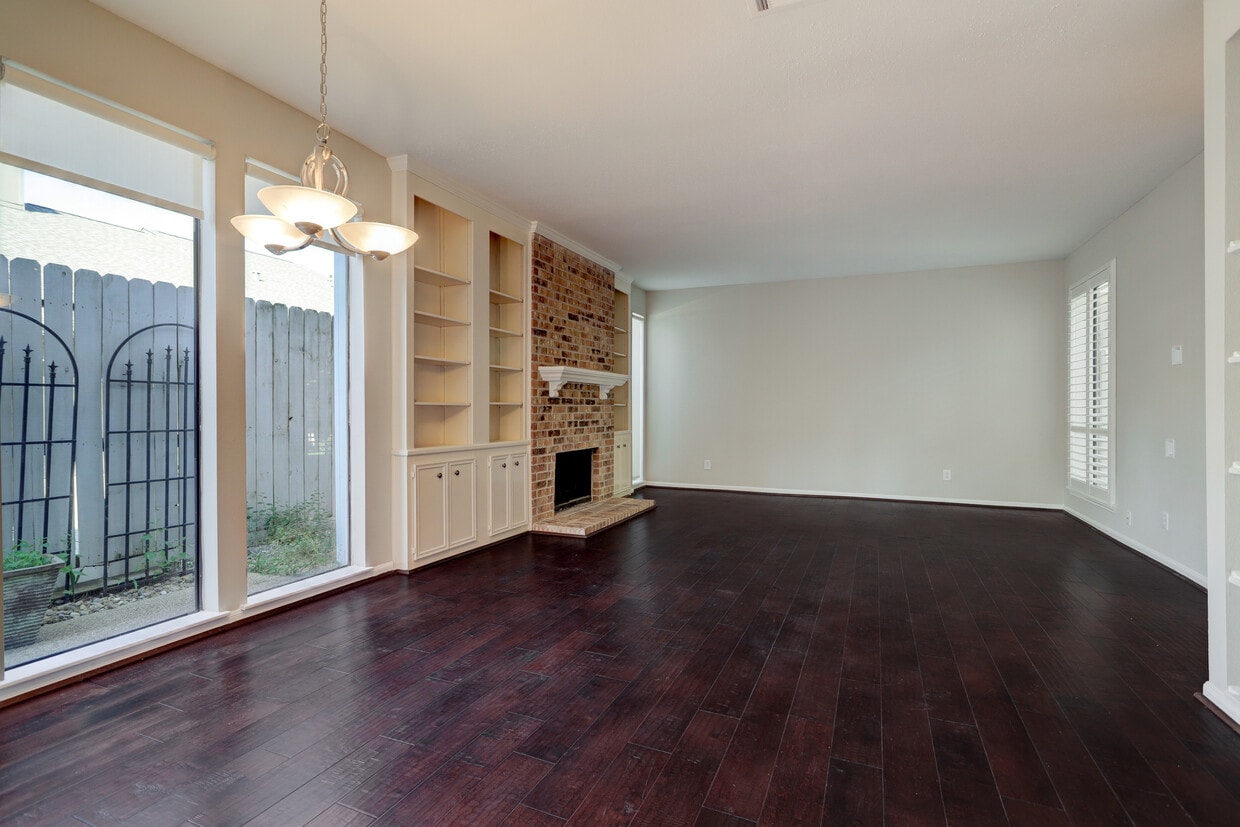 San Felipe Square Townhomes Townhomes for Rent - Houston, TX ...