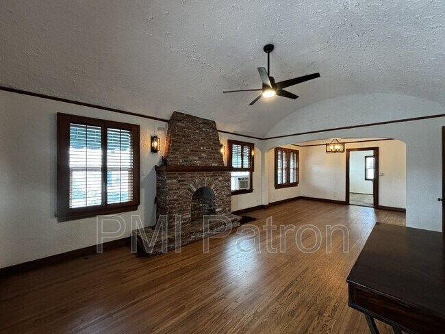 3812 E 10th St, Long Beach, CA 90804 - House Rental in Long Beach, CA ...