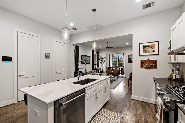 211 E 32nd St, Houston, TX 77018 - House Rental in Houston, TX ...