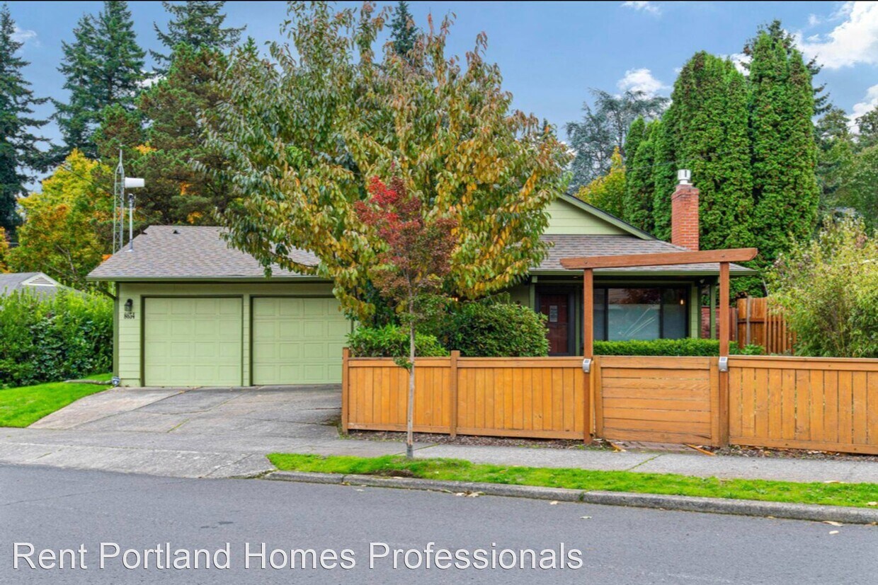 8634 NE Broadway, Portland, OR 97220 - House Rental in Portland, OR ...