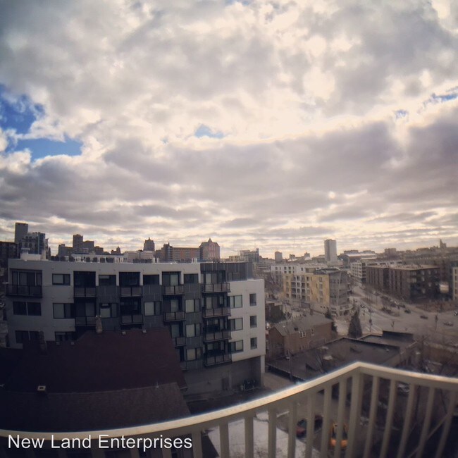 Encore Apartments - Milwaukee, WI | Apartments.com