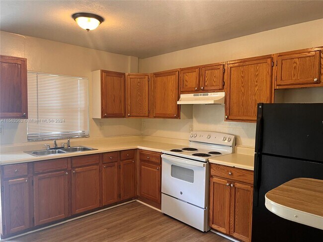 11932 SW 217th St Unit 11932, Goulds, FL 33170 - Room for Rent in ...