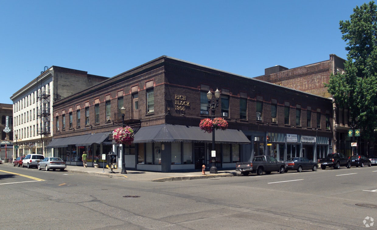 Modern Rich Apartments - 205-217 Nw Couch St Portland, OR 97209 ...