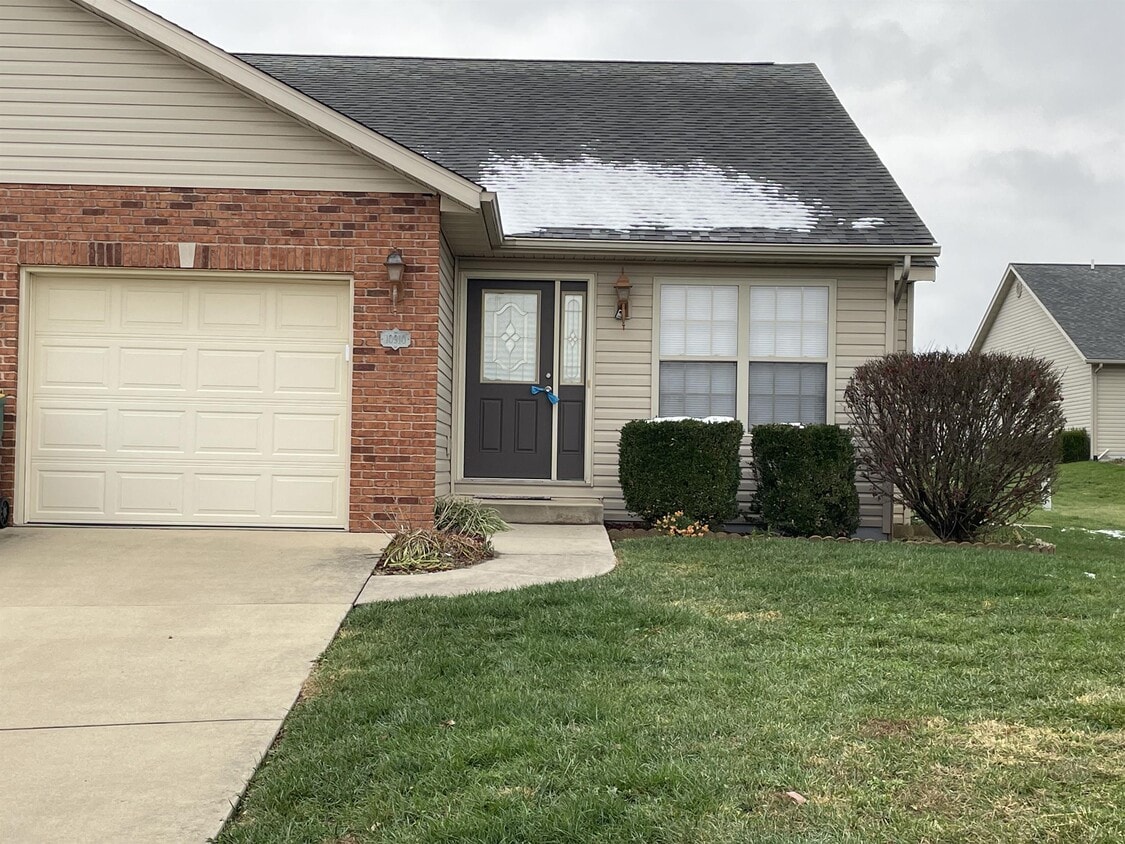 10910 Kentfield Dr, Lebanon, IL 62254 - House Rental in Lebanon, IL ...