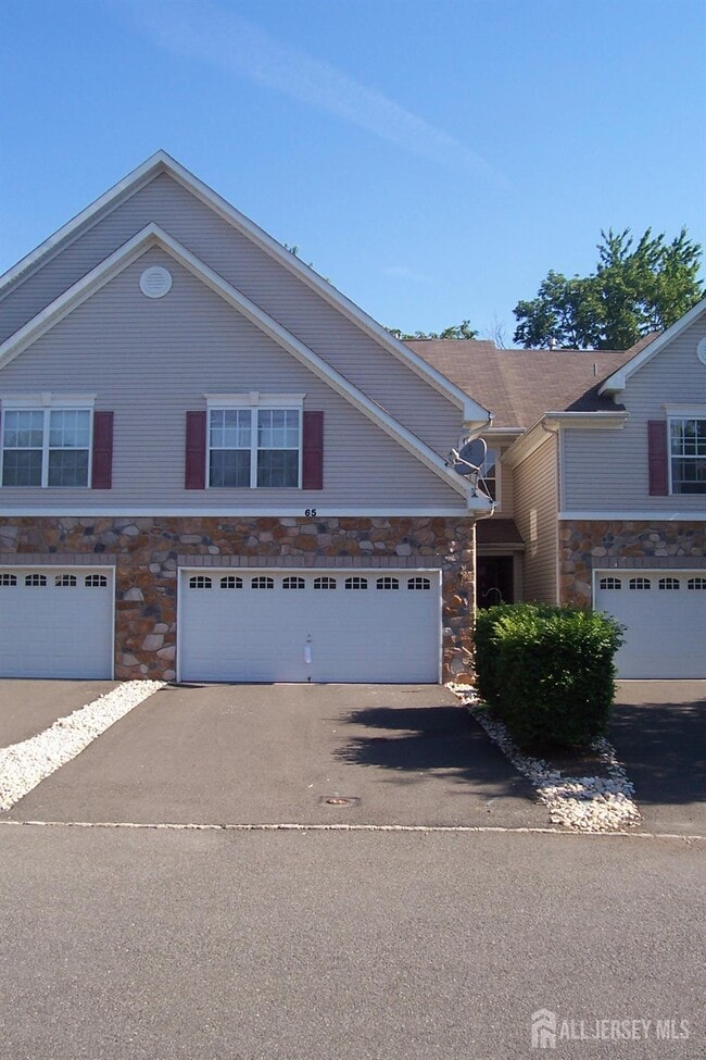 Mershon Chase Apartments for Rent with a Garage - Pennington, NJ ...