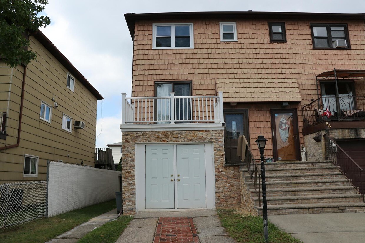 88 Renee Pl Unit 2-F, Staten Island, NY 10314 - Room for Rent in Staten ...
