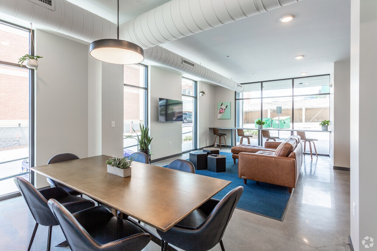The Traveler Apartments - 4400 Douglas St Omaha, NE 68131 | Apartments.com