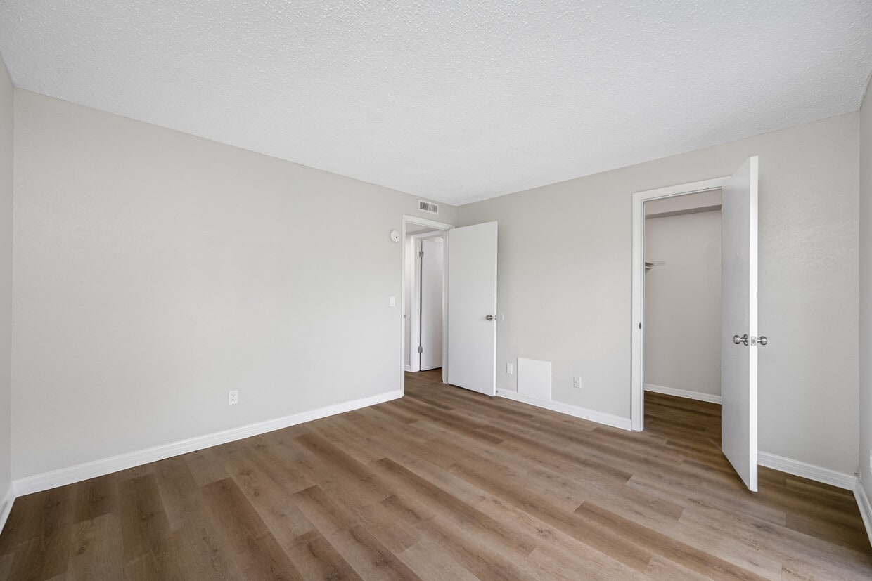 KC Flats Apartments - 5870 56th Ave N Kenneth City, FL 33709 ...
