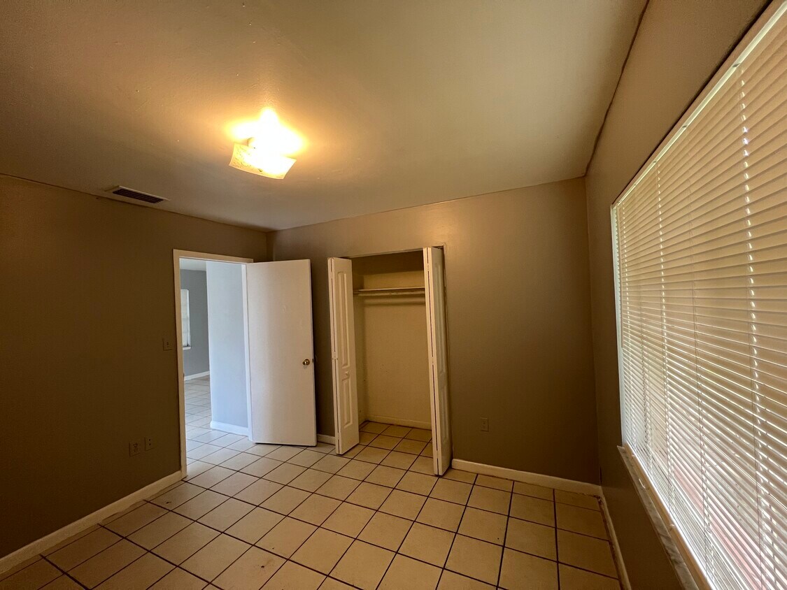 5130 Tennis Ct Cir, Tampa, FL 33617 - Townhome Rentals in Tampa FL ...