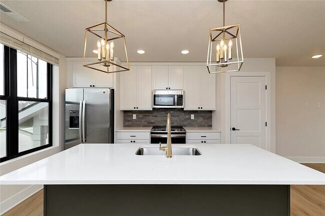 2833 SW Prairie Trail Pky, Ankeny, IA 50023 - Townhome Rentals in ...