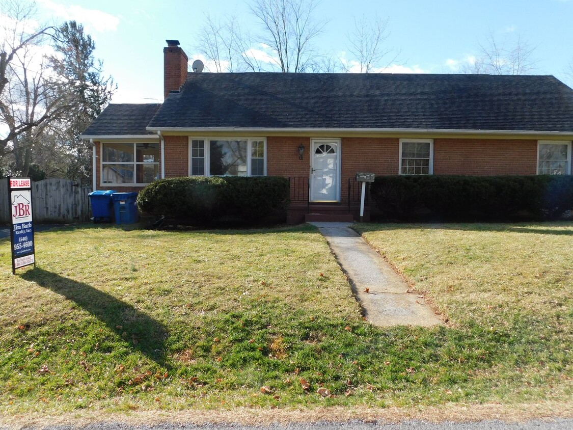11 Taylor St, Berryville, VA 22611 - House Rental in Berryville, VA ...