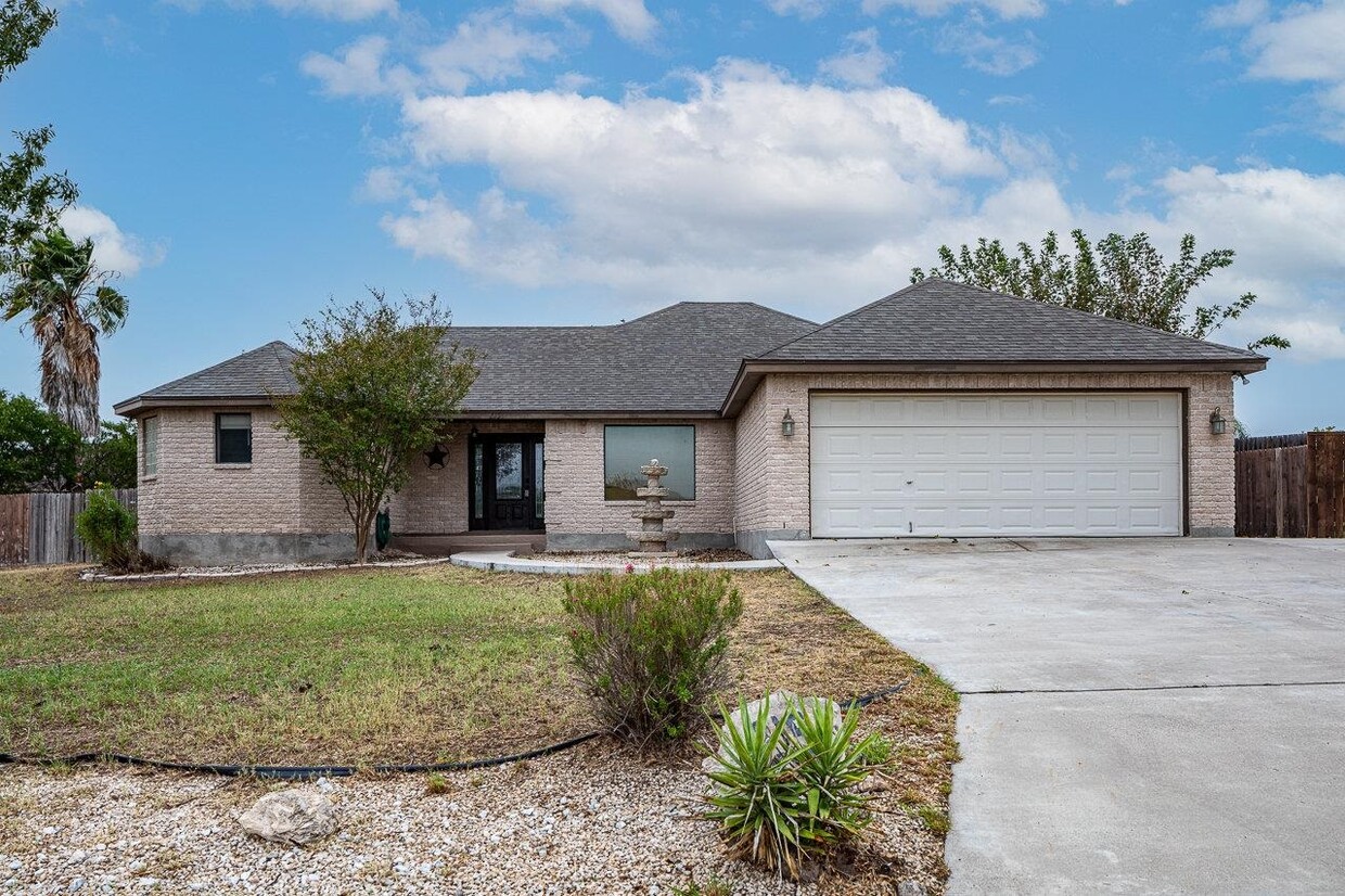 215 Running Bear Trail, Del Rio, TX 78840 - House Rental in Del Rio, TX ...