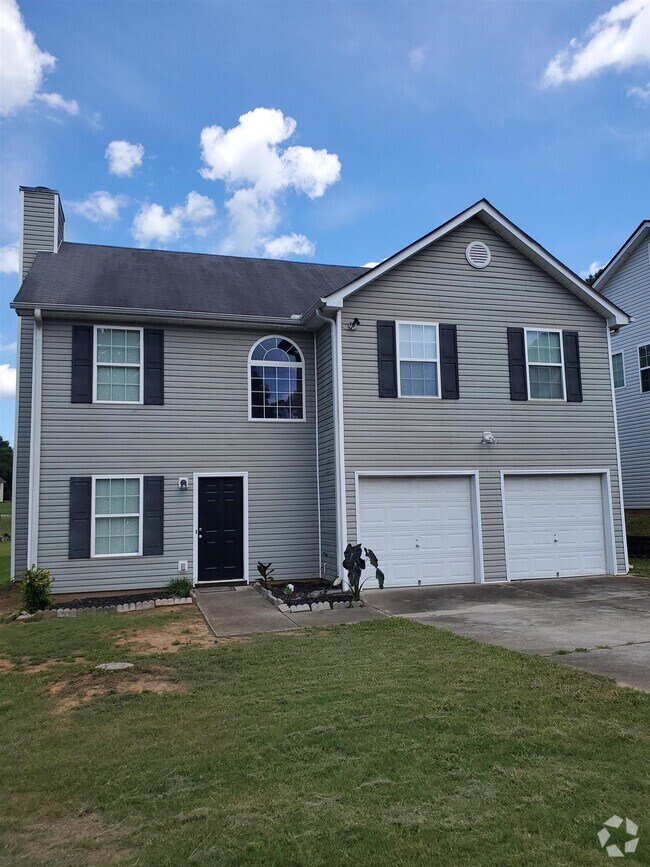 Legacy Ridge Apartments for Rent with a Garage - Ellenwood, GA - 1 ...