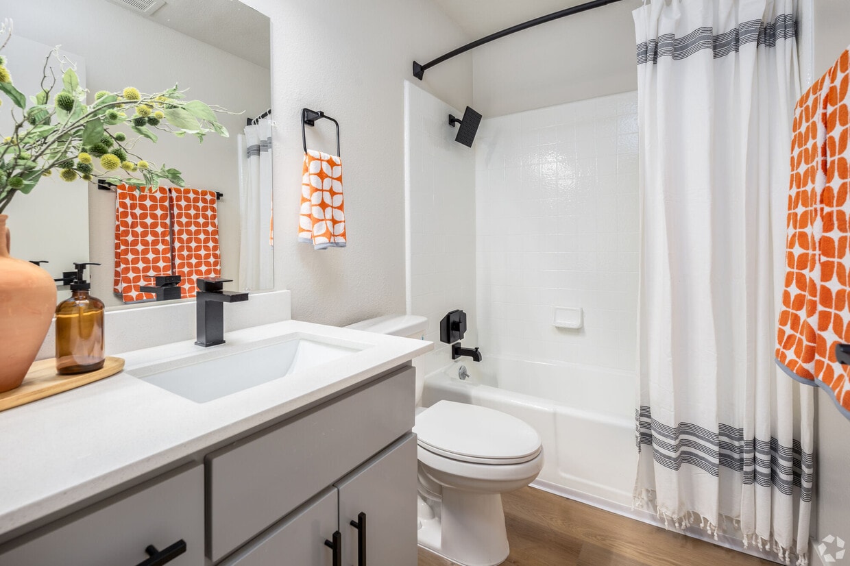 Standiford Court Apartments - 3445 Colonial Dr Modesto, CA 95350 ...