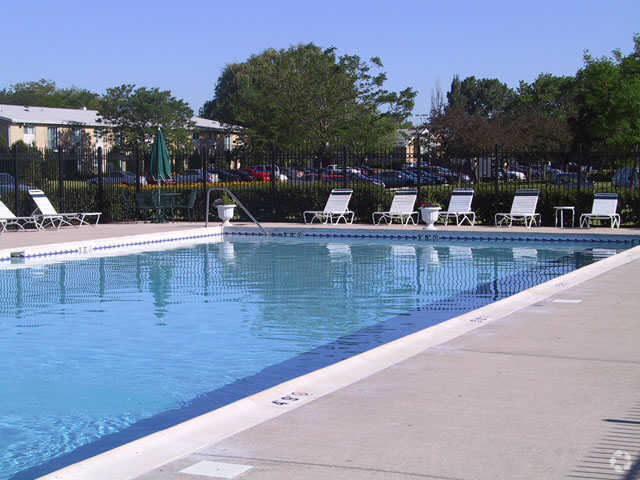 Park Ridge Commons Apartments - Des Plaines, IL | Apartments.com
