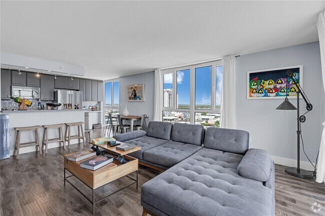 Sunset Harbour Apartments for Rent with a Living Room - Miami Beach, FL ...