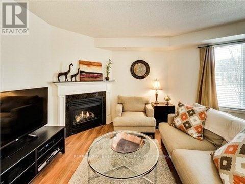 60 Joe Shuster Way, Toronto, ON M6K 1Y8 - Maison de Ville à Louer à ...